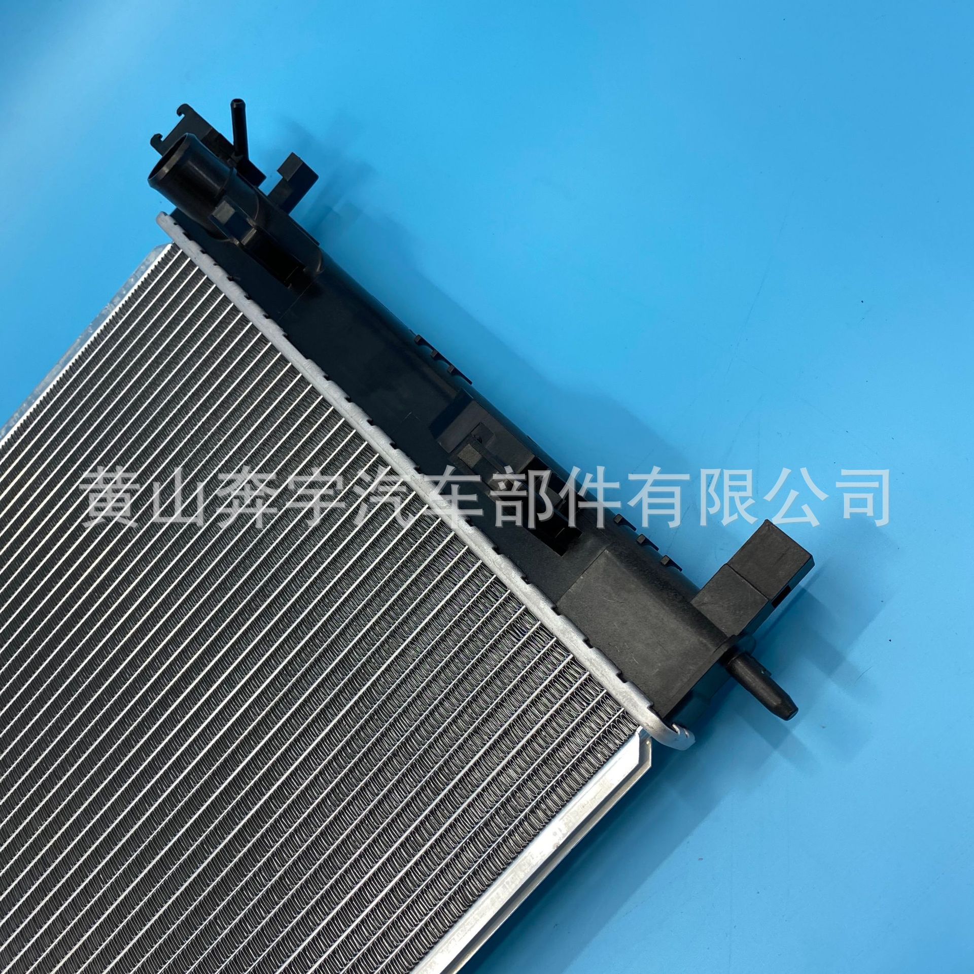 汽车散热器适用雷诺OE 214100078R钎焊水箱厂家直销-阿里巴巴