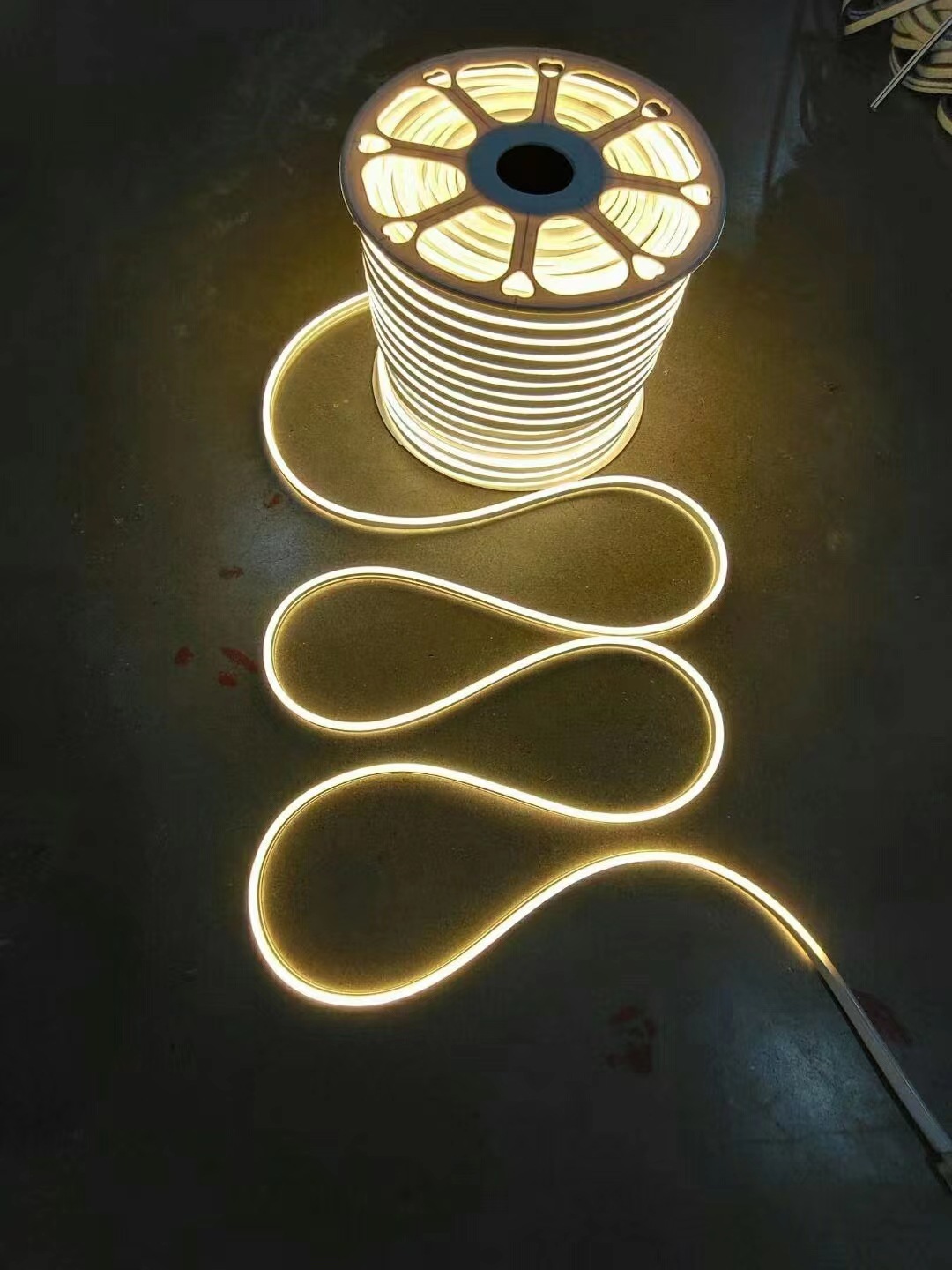 led灯带12v灯带低压柔性硅胶霓虹灯灯带氛围220v户外灯带批发电池-阿里巴巴