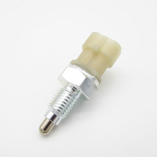 厂家现货批发 适用于赛欧乐风乐驰倒车灯 90482454 231 17527 716-阿里巴巴