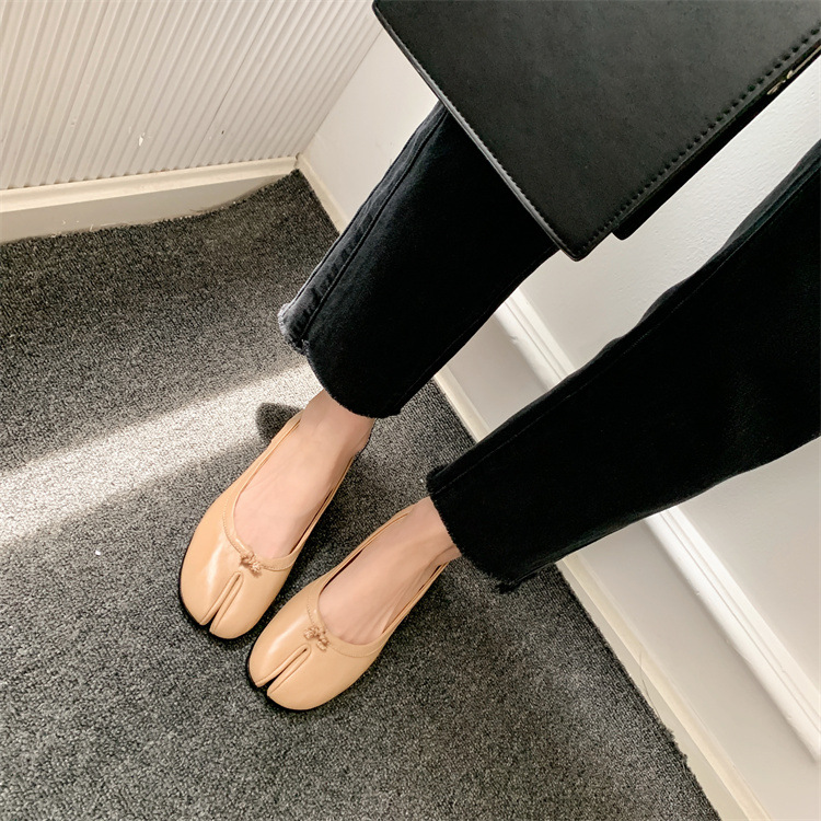 CHIKO Eskarne Split Toe High Shine Pumps