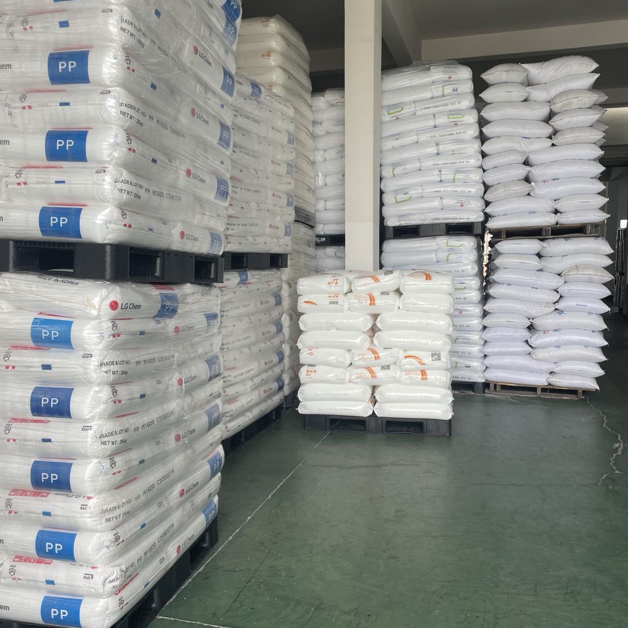 HDPE 科威特 EGDA-6888 吹膜低压高密度聚乙烯塑胶原料颗粒薄膜级-阿里巴巴