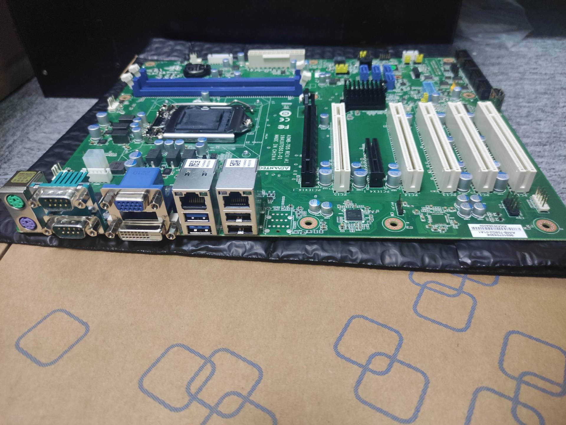 AIMB-705 研华 6-7代 ATX尺寸主板，5个PCI 2个PCIE扩展卡槽win7-阿里巴巴