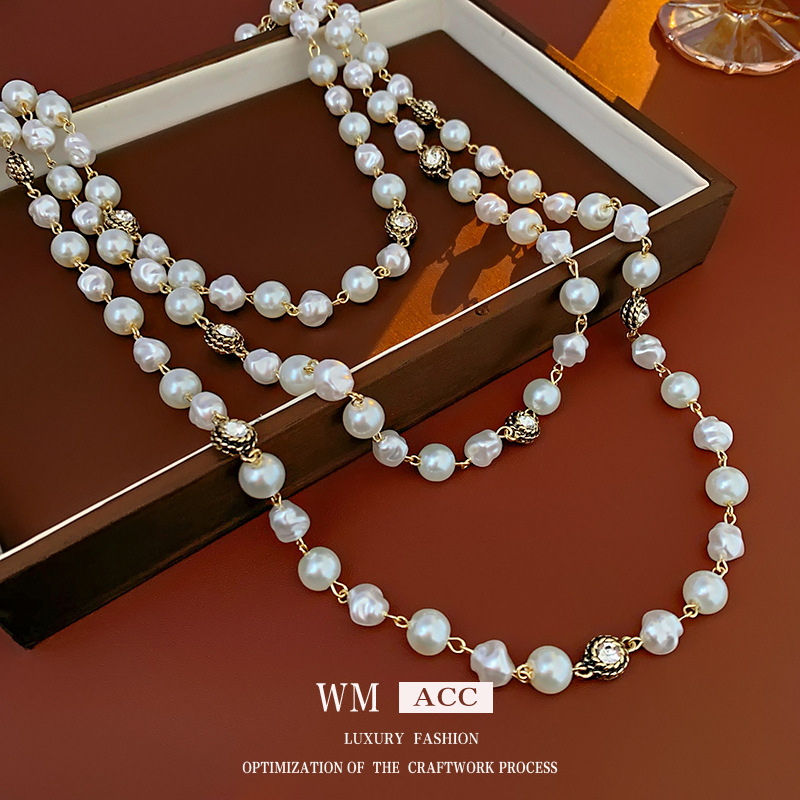 Diamond-embedded irregular pearl long necklace French retro clavicle chain light luxury high ...