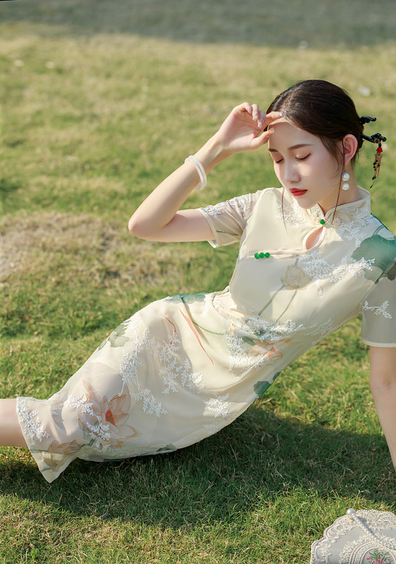Women Chinese dress Oriental Retro Qipao Cheongsam model show miss ...
