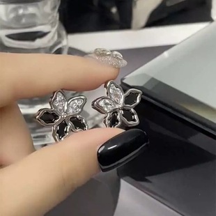 黑色微镶花朵耳钉925純銀针大气高级感耳环抖音快手直播货源代发-阿里巴巴