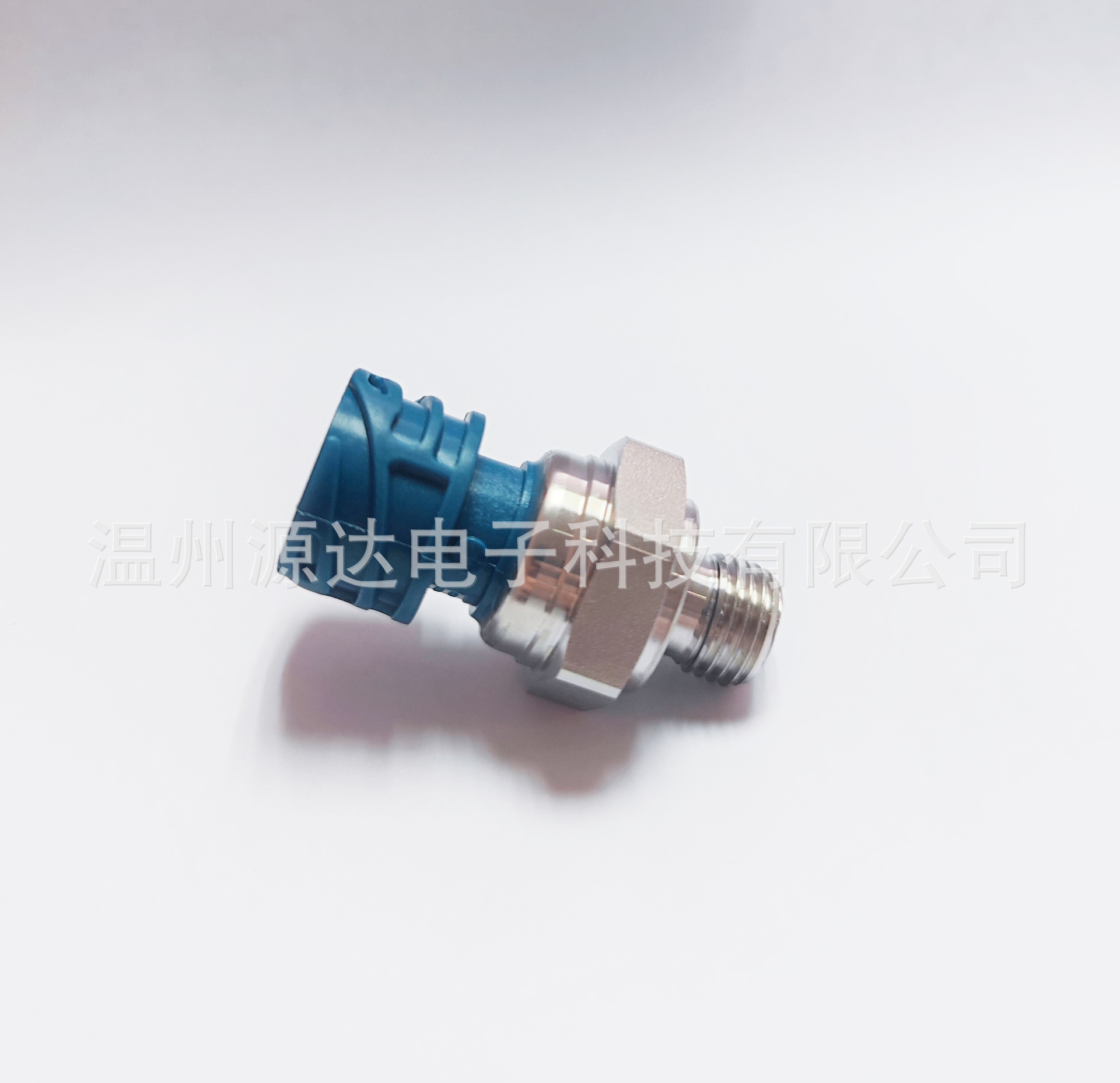 1785702 适用于达夫XF95 XF105 CF85的燃油压力传感器 52CP40-02-阿里巴巴