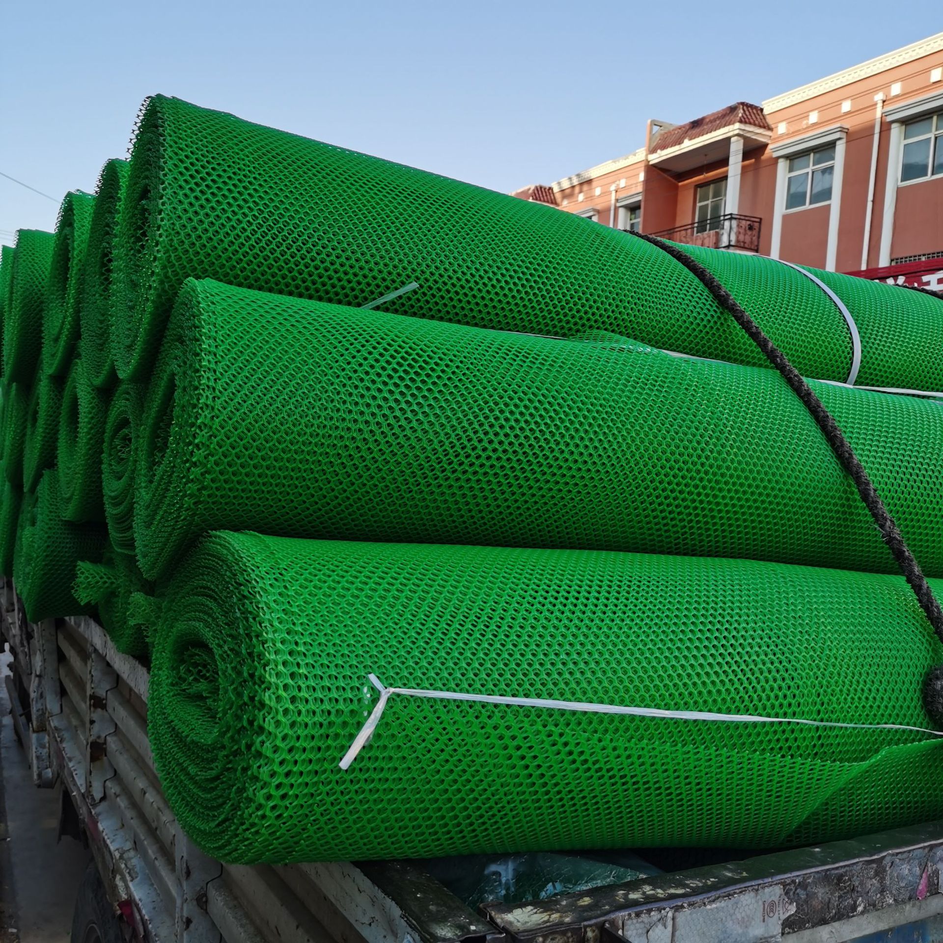 跨境绿色黑色白色养殖塑料网 阳台防护聚丙烯塑料平网 脚垫网-阿里巴巴