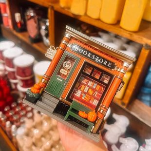 跨境爆款Micro Night Light Bookstore微夜灯书店万圣节树脂摆件-阿里巴巴