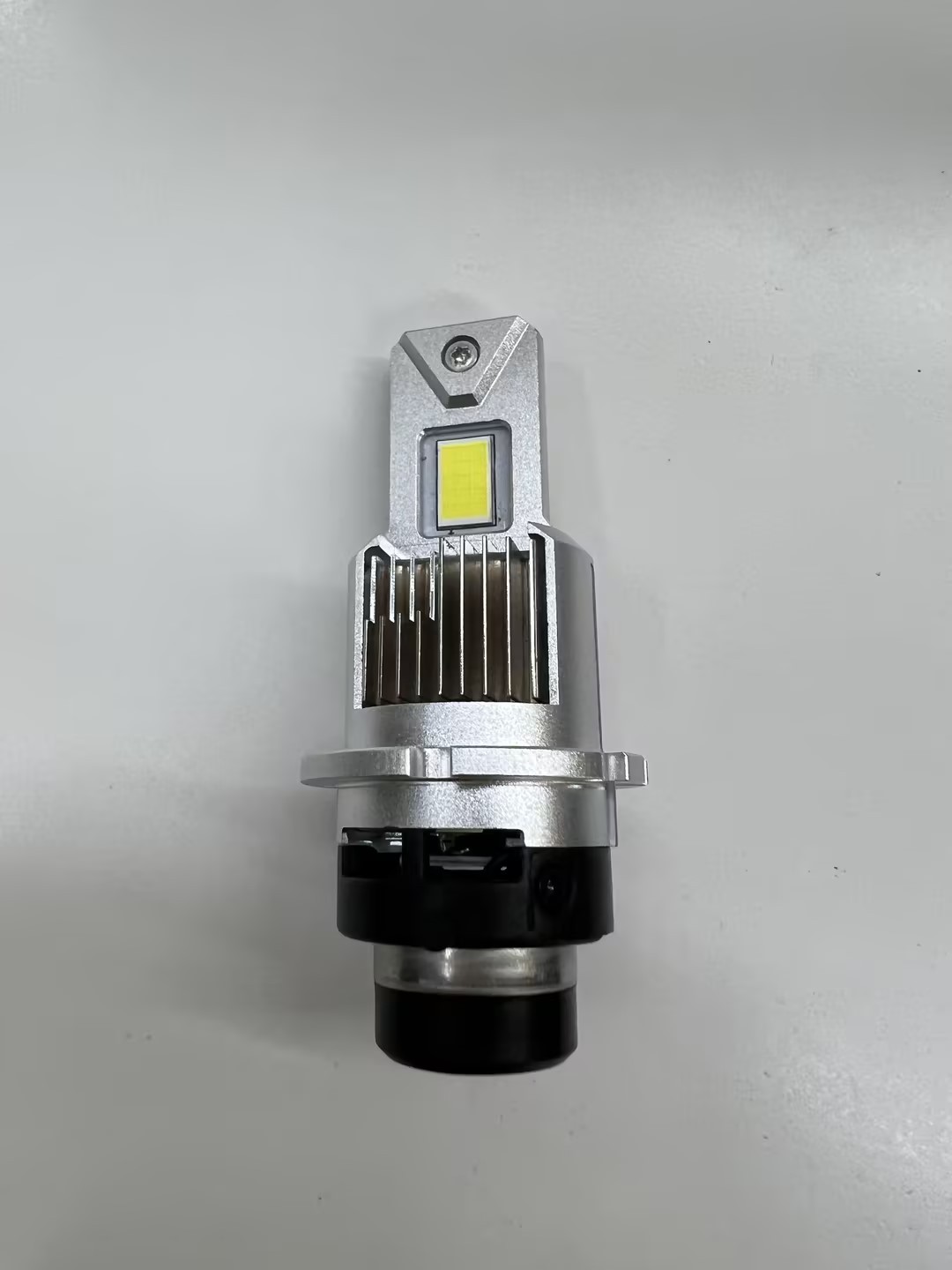 替换原车HID带风扇6500K 35W直插款一体式D4 LED D2 D1 D3led大灯-阿里巴巴