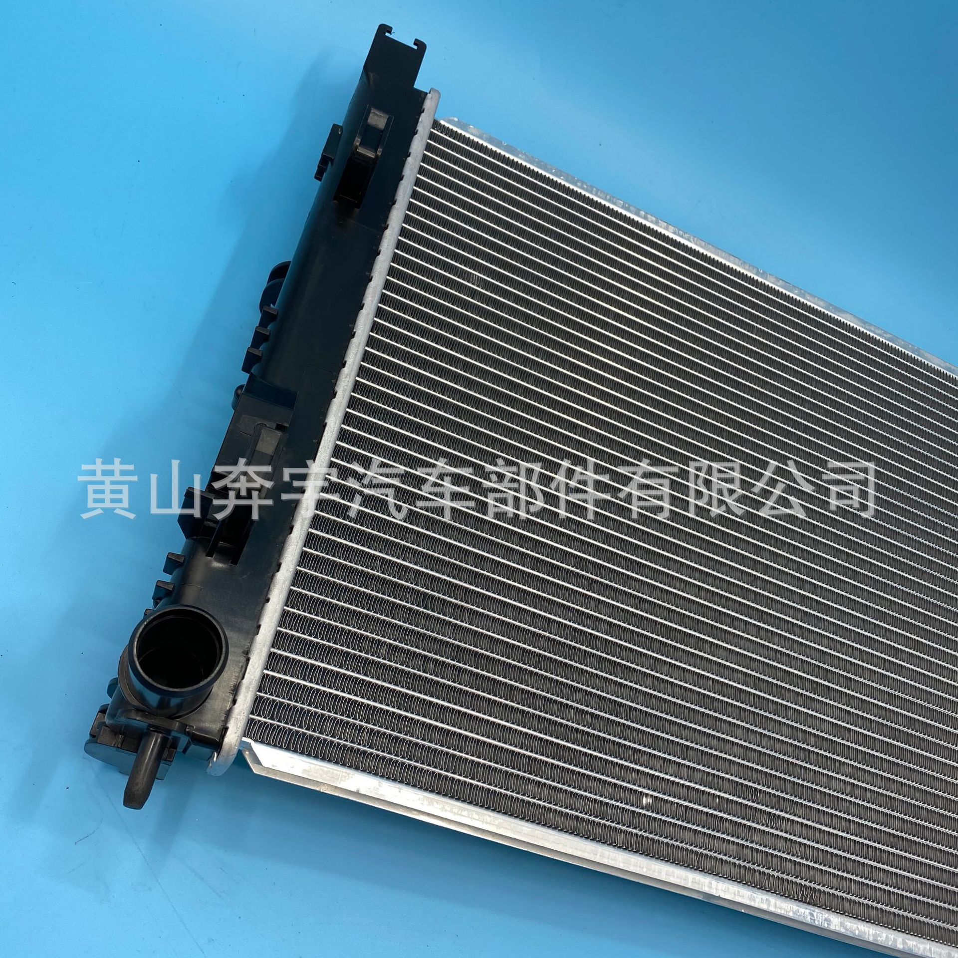 汽车散热器适用雷诺OE 214100078R钎焊水箱厂家直销-阿里巴巴