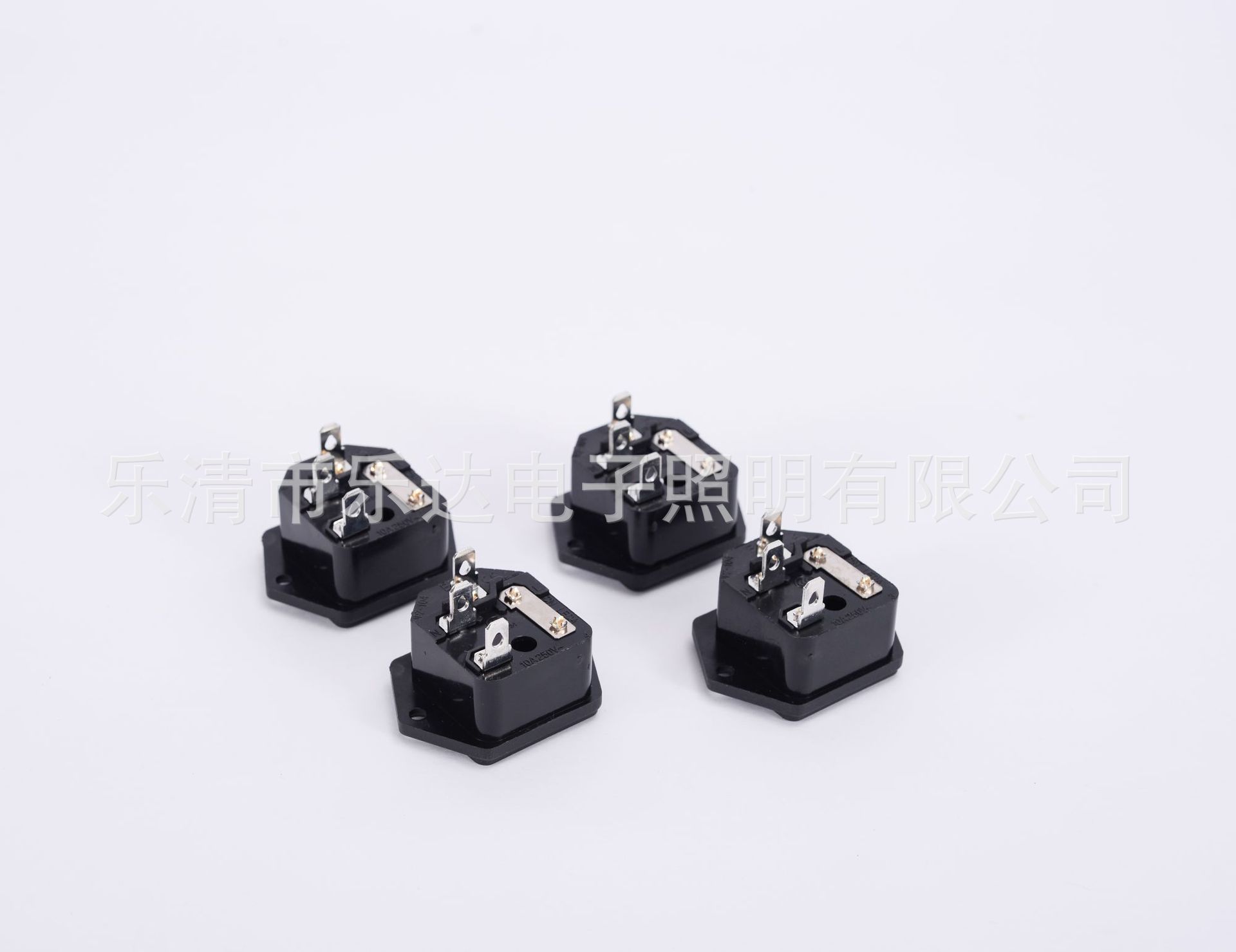 全铜 CNLEDA IPZ-104 认证 二合一AC-03带保险 带耳 品字电源插座-阿里巴巴