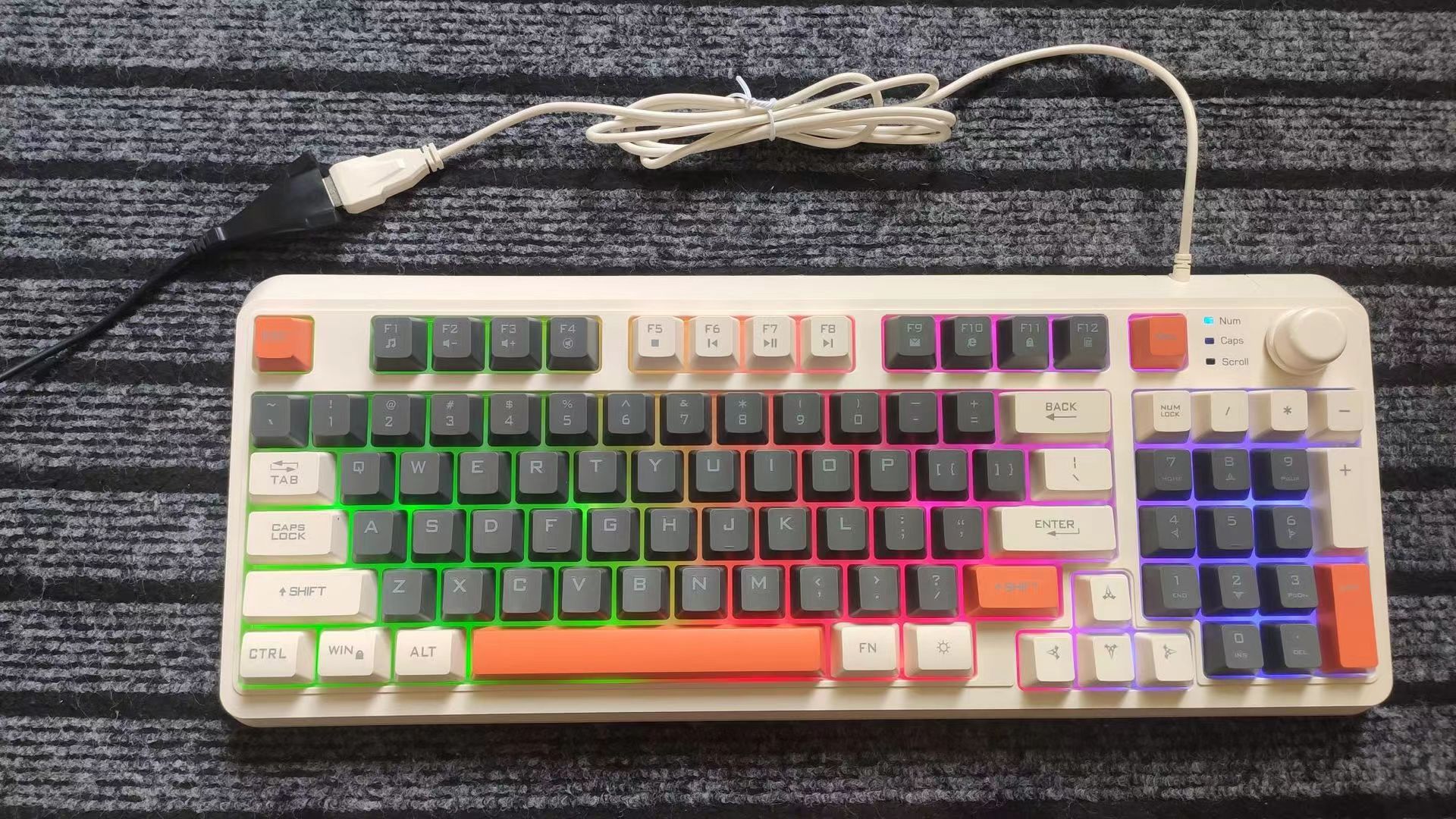 炫银狐K820有线USB键盘鼠标套装 时尚拼色旋钮游戏发光键盘笔记本-阿里巴巴