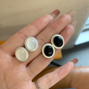 椭圆黑玛瑙白玉髓耳环女925纯银简约哑光工艺耳钉重工耳饰E0940-阿里巴巴