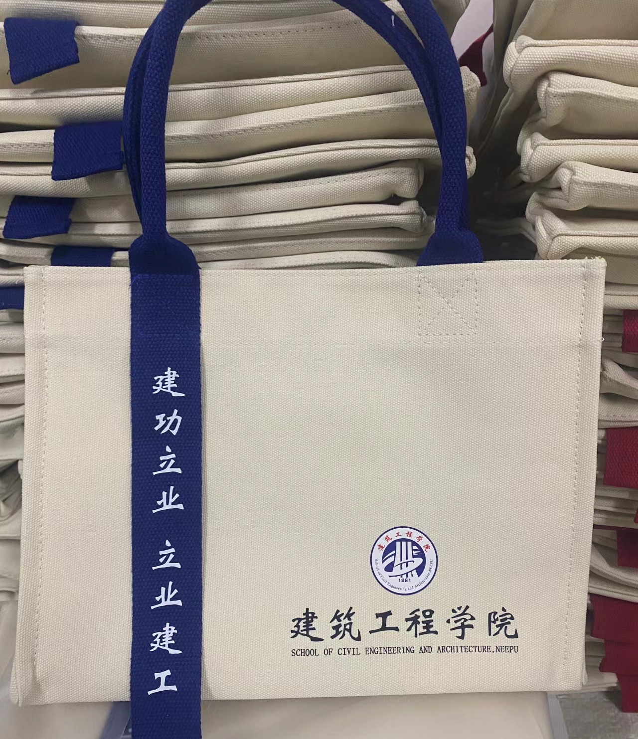 帆布包定 制飘带印LOGO大容量立体 做手提手拎高端托特帆布袋-阿里巴巴