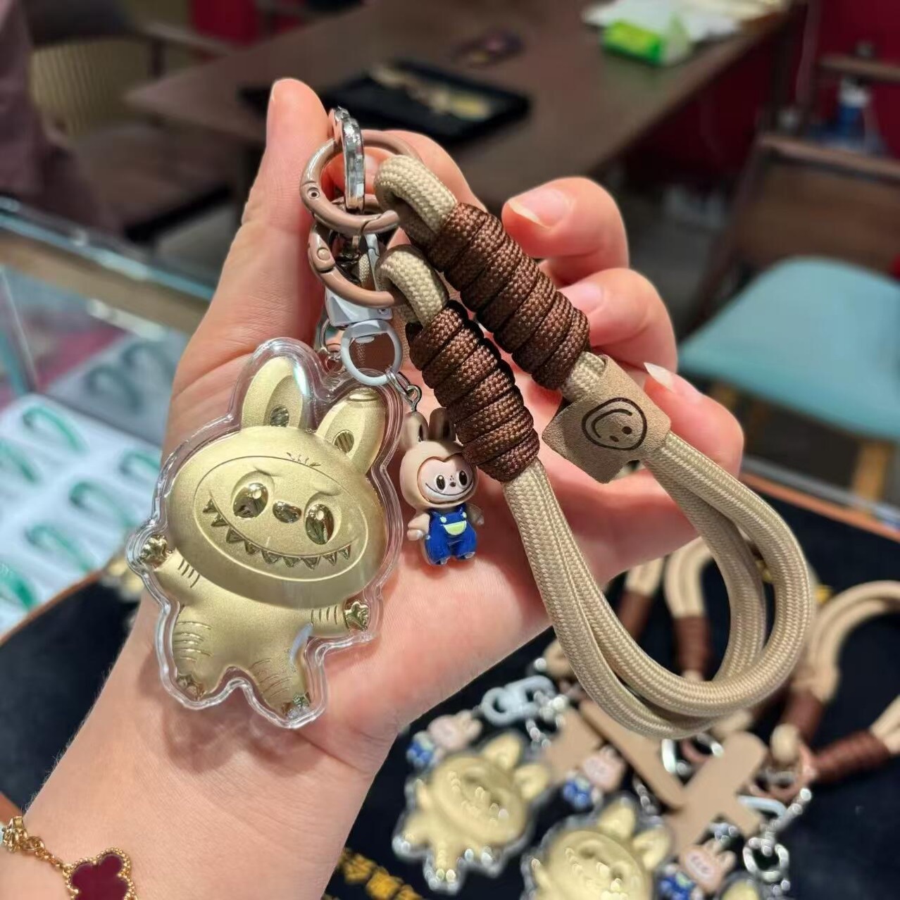 足金20mg拉布布【Labubu】卡通挂件包挂件直播间实体店小礼品引流-阿里巴巴