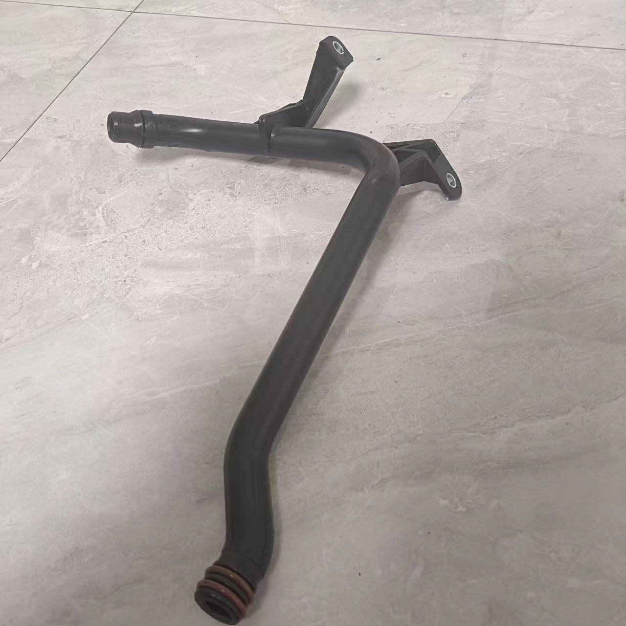 适用于梅赛德斯-奔驰散热器软管水管 2712002352 A2712002352-阿里巴巴