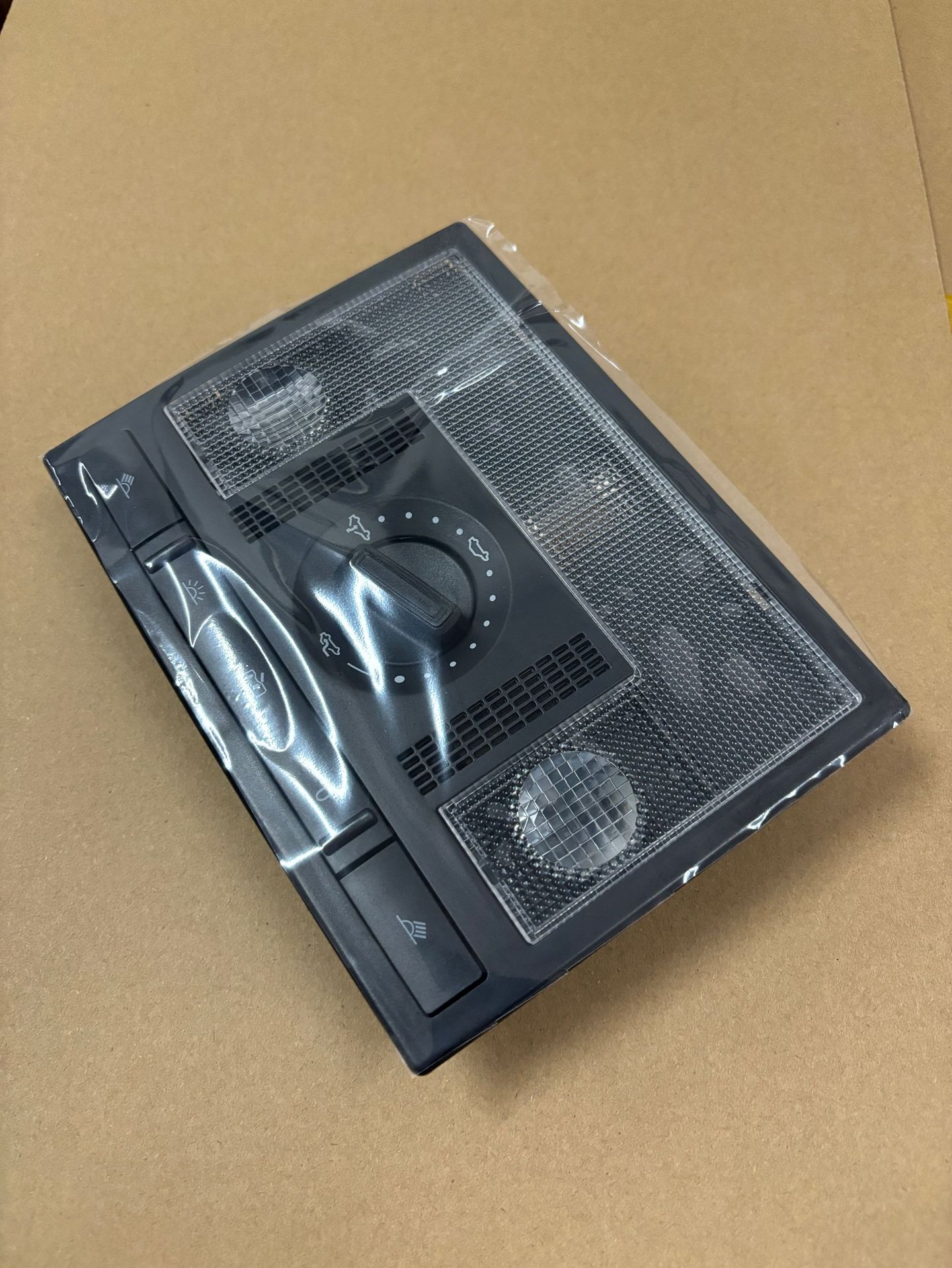 波罗POLO劲情前排顶棚灯阅读灯天窗开关顶灯总成黑色6Q0959613-阿里巴巴