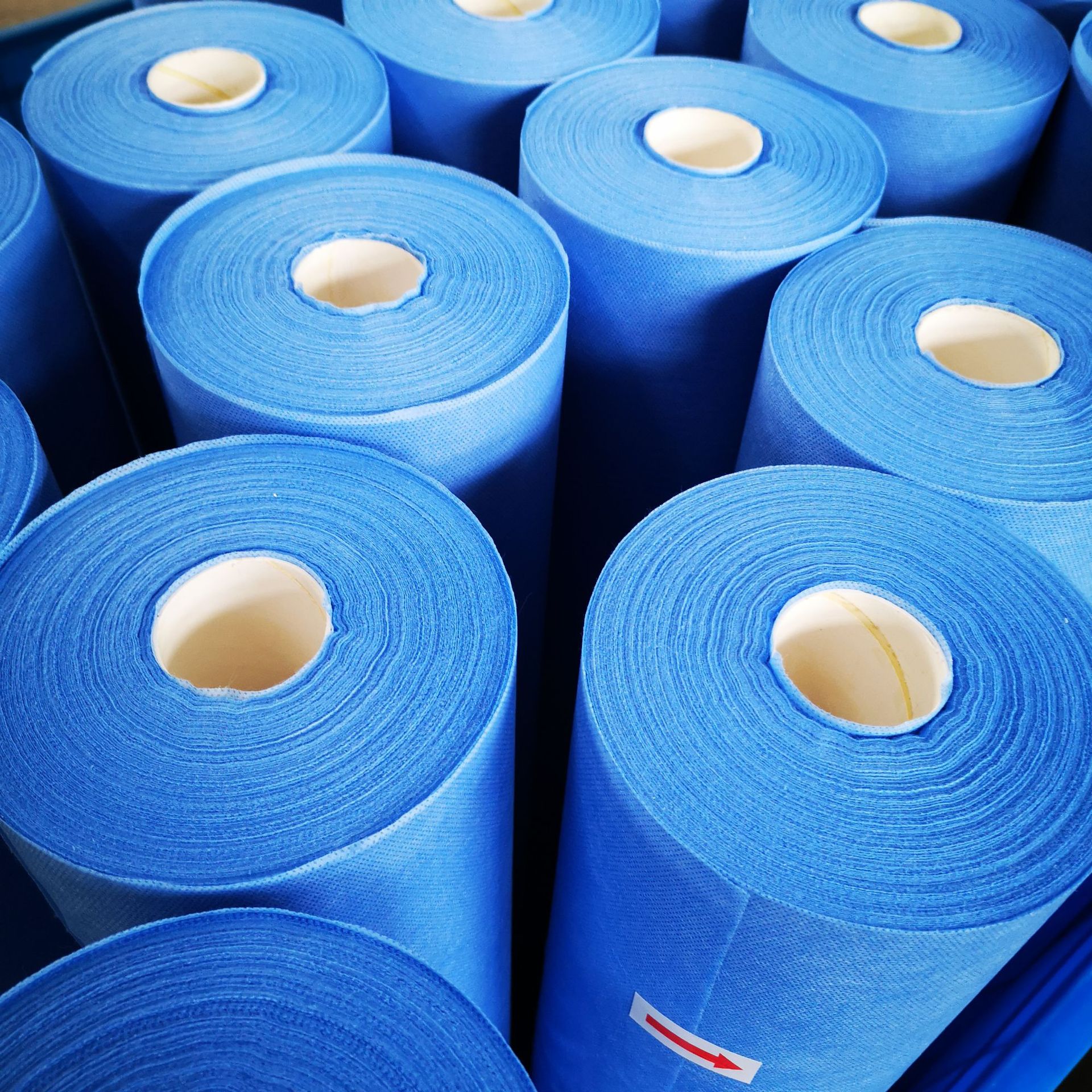 一次性床单卷防水防油卷无孔推拿SMS无纺布按摩十字孔美容床单卷-阿里巴巴