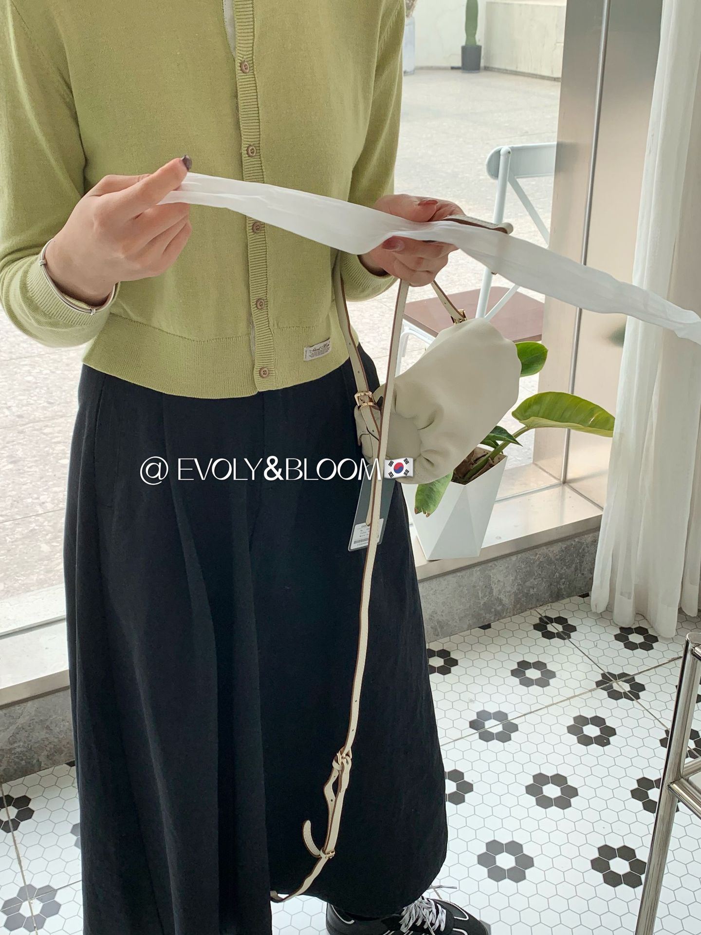 2024春夏新款EVOLY&BLOOM 韩风流行清新百搭圆筒形枕头包斜跨包包-阿里巴巴