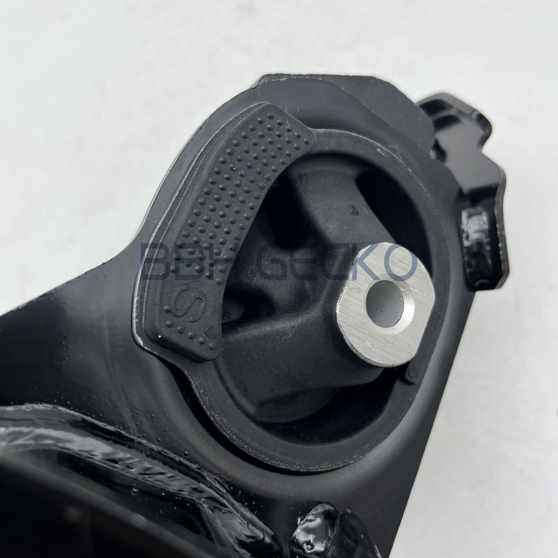 跨境热卖适用于丰田汽车配件发动机支架垫 机脚胶 12372-37260-阿里巴巴