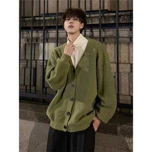 军绿色V领开衫针织衫男春秋款韩系高级感慵懒风毛衣复古休闲外套-阿里巴巴