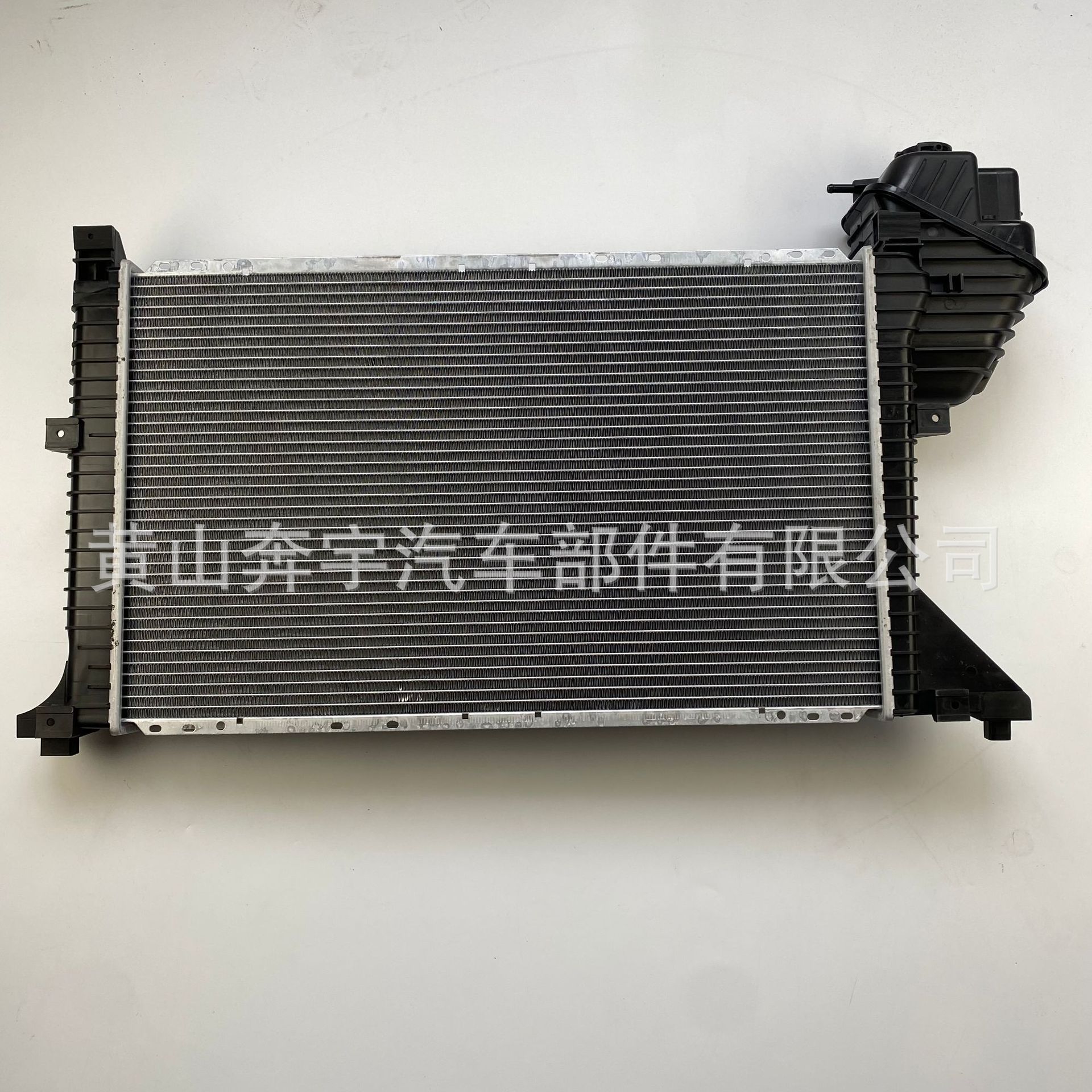 适用于通用道奇汽车散热器水箱发动机配件厂家直销9015003500-阿里巴巴