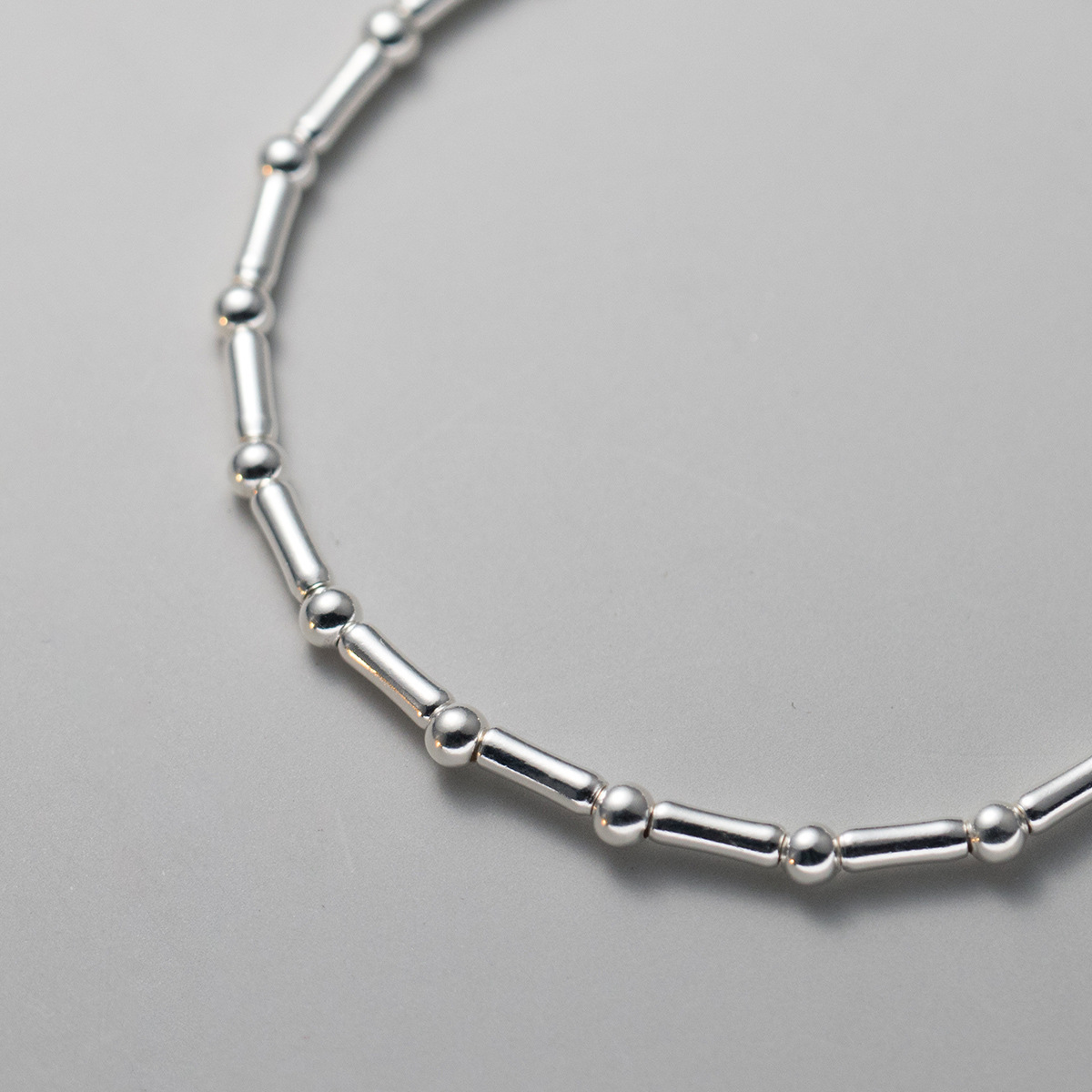 S925银电镀竹节管吊球甜美气质手链女手工DIY弹力绳银珠手串C0721-阿里巴巴