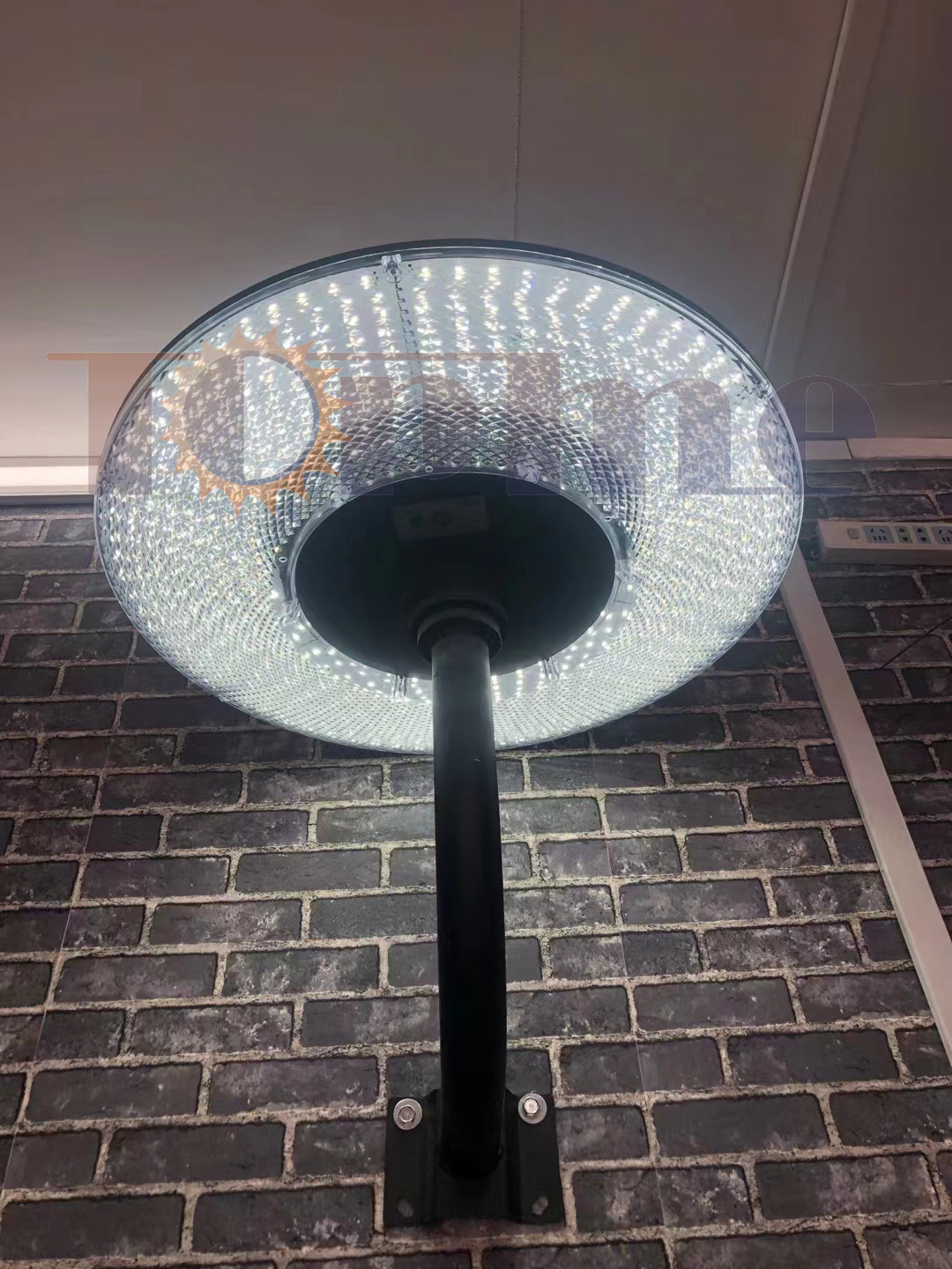 2022新款UFO高亮太阳能飞碟灯小区公园庭院别墅广场照明路灯工厂-阿里巴巴
