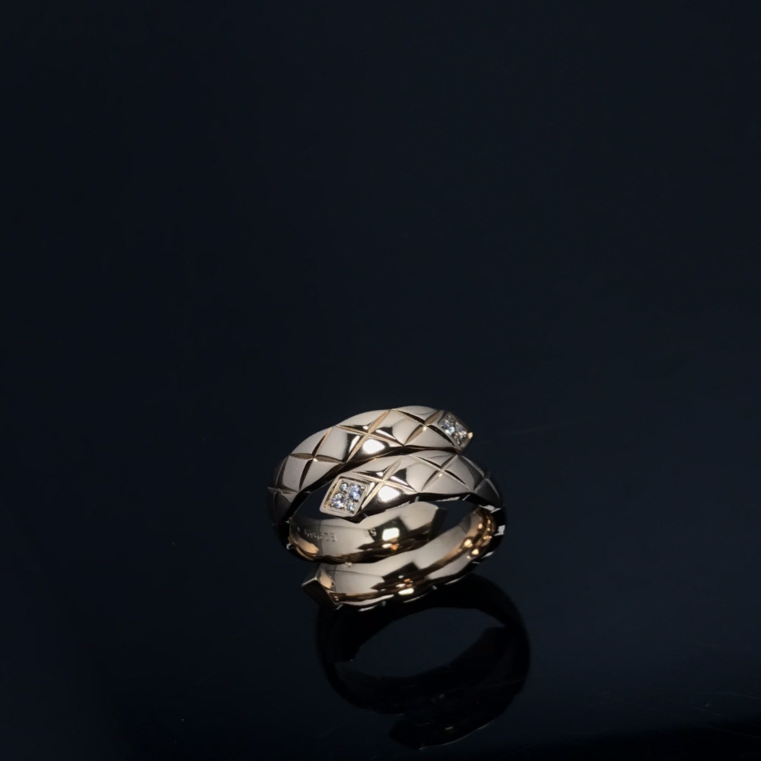 欧美新款时尚coco戒指菱格纹X交叉形宽版指镀18k玫瑰金色CNC精雕-阿里巴巴