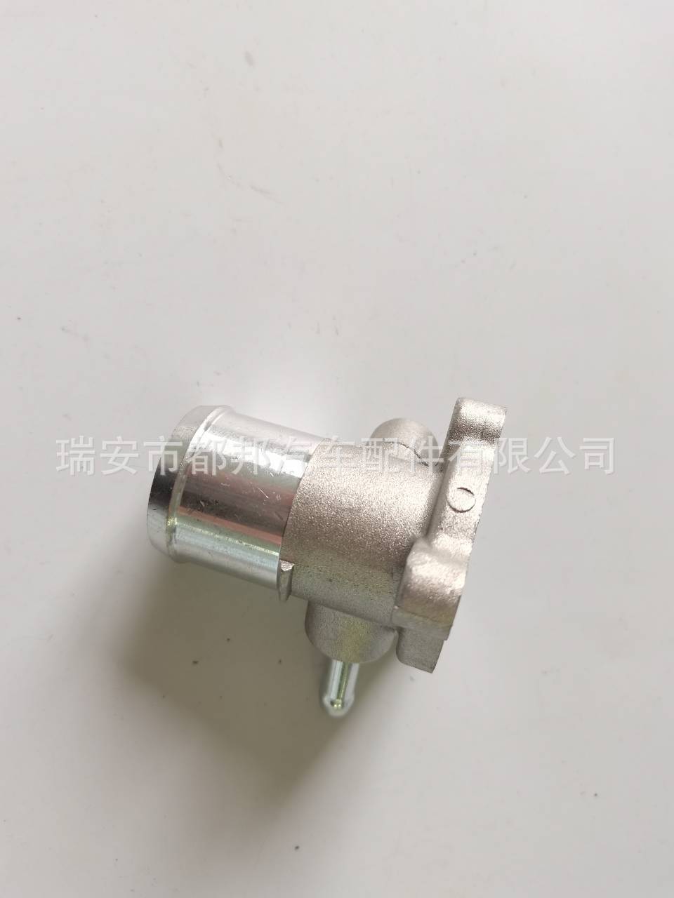 11060-VJ201适用于尼桑皮卡锐骐上水管接头发动机三通出水口-阿里巴巴