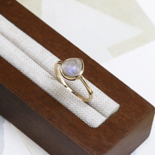 日系agete简约水滴形天然金发晶贴拉长石戒指秋新款 925银镀14K金-阿里巴巴