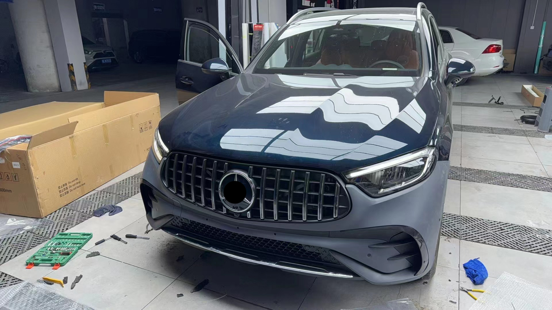 适用23款奔驰GLC260动感版低配升级高配运动版大包围套件中网前杠-阿里巴巴