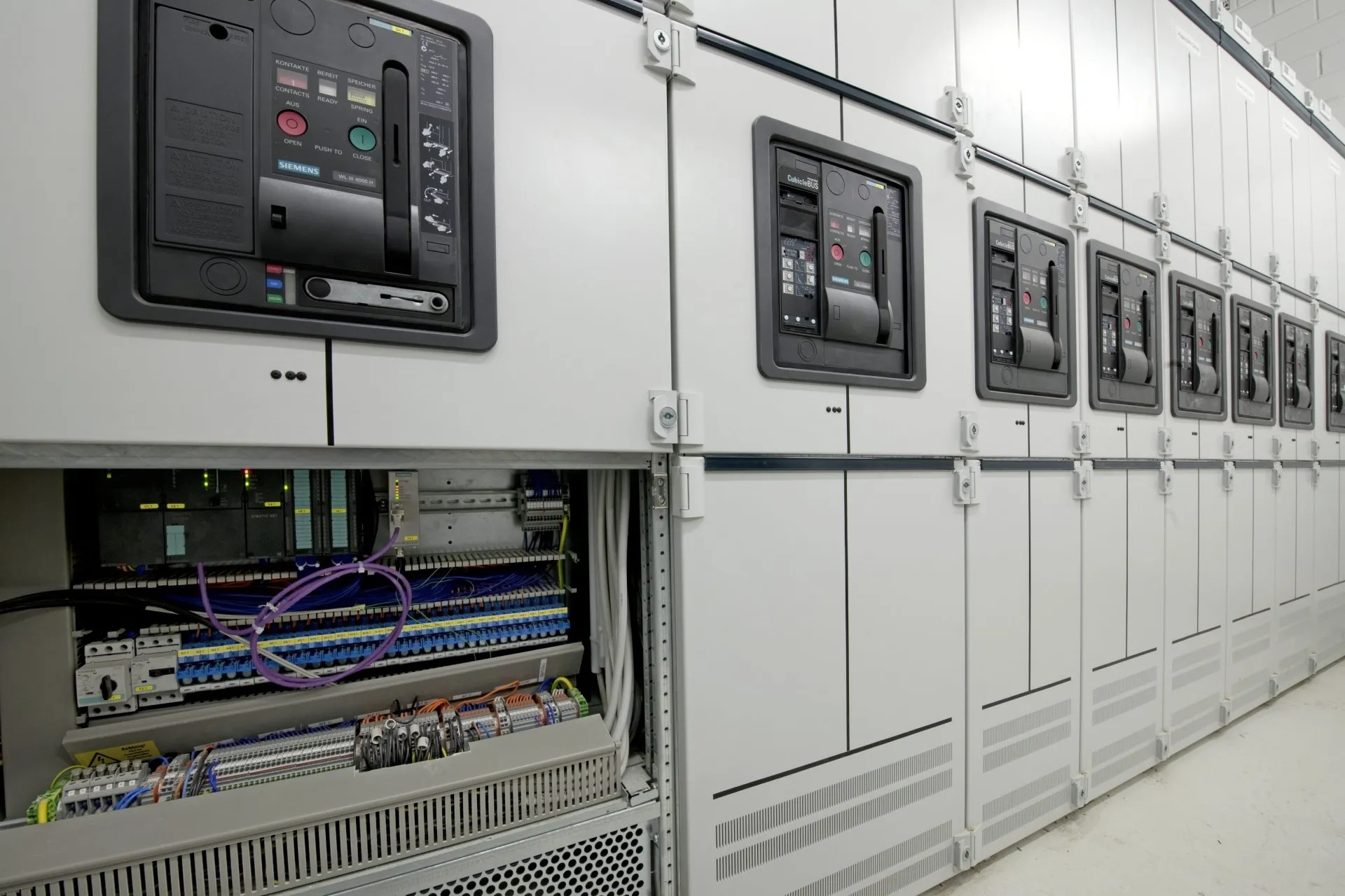 6AV2125-2GB23-0AX0西门/子SIMATIC HMI KTP700F-阿里巴巴