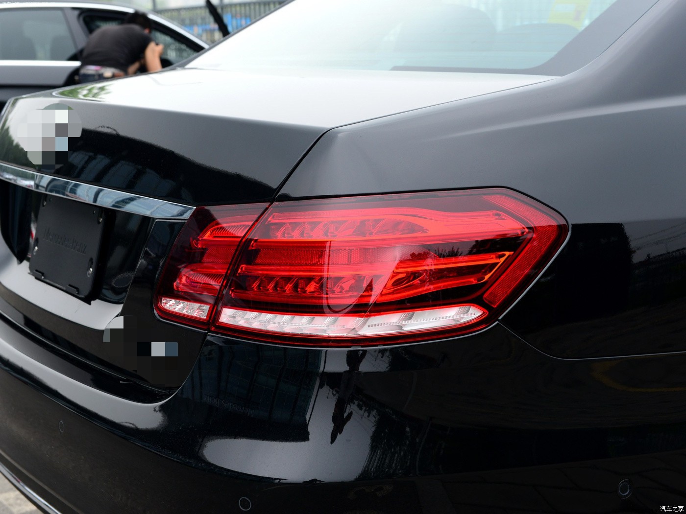 适用于12V奔驰W212汽尾灯老款升级14-16年行车转向LED刹车尾灯-阿里巴巴