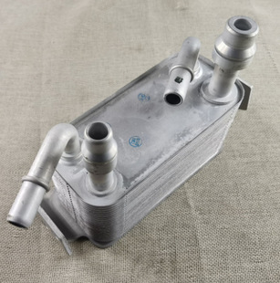 汽车机油冷却器transmission oil cooler适用于路虎 UBC500101-阿里巴巴