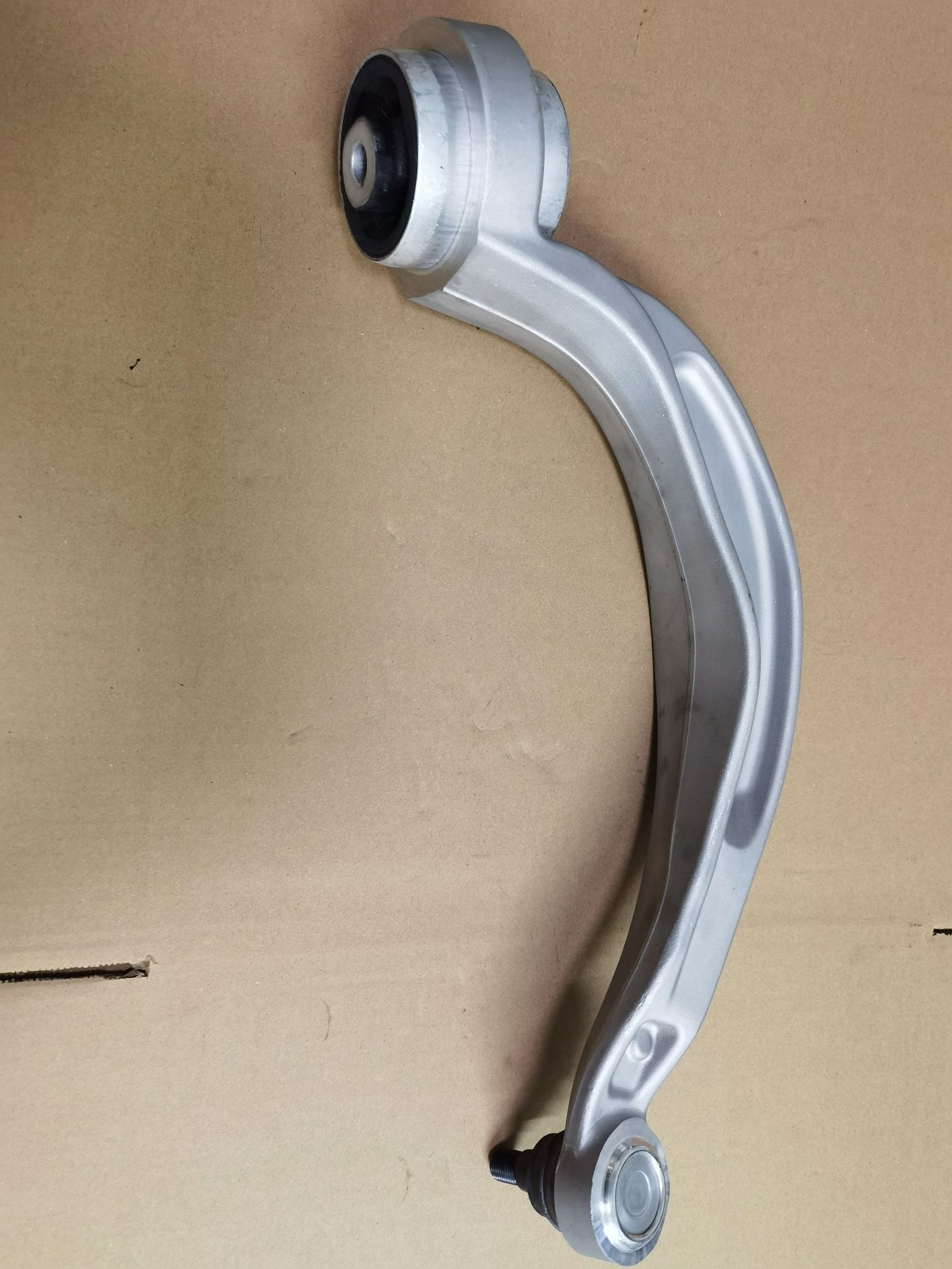 适用于奥迪A4Q5B8系控制臂摆臂下弯臂铝摆臂8K0407693 8K0407694-阿里巴巴