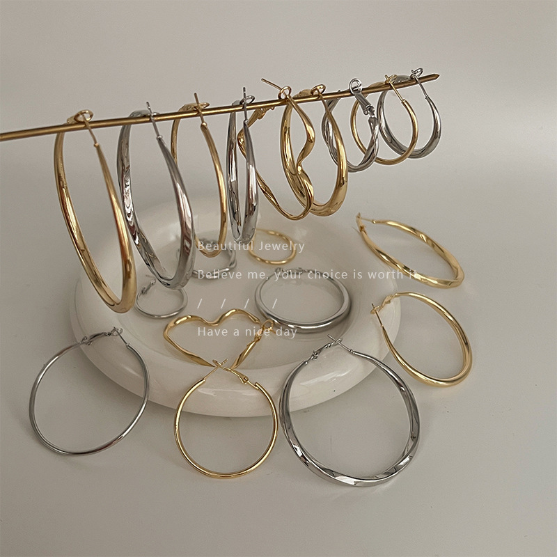 欧米の大げさな輪のイヤリングの女性の2024年の新型の高級な耳飾りの独特なinsの大衆の設計感の耳輪 | ファッション | 7sGood通販