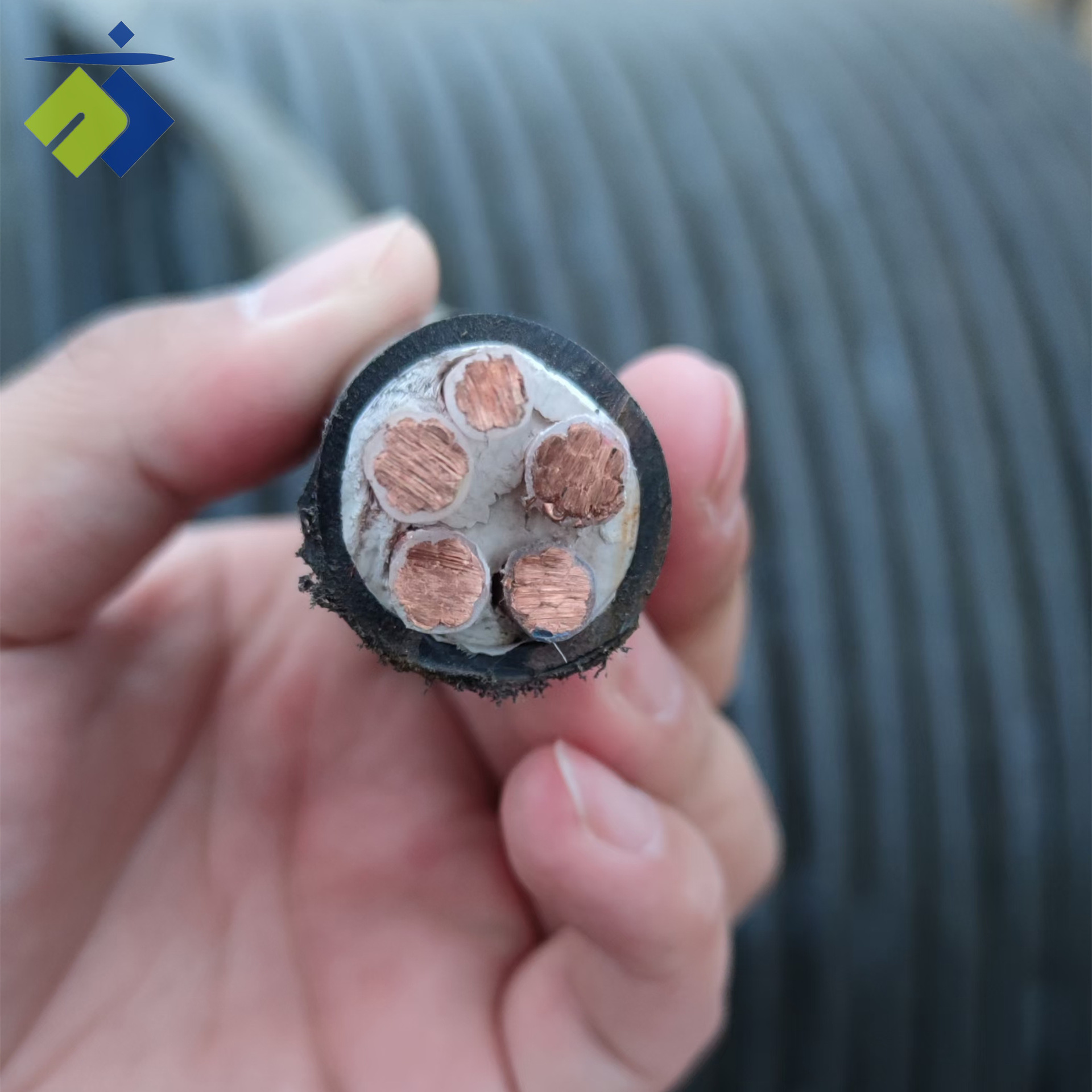 铜电缆YJV3*400+2*185硬线400平方3+2三相五线铜芯电力阻燃铠装-阿里巴巴