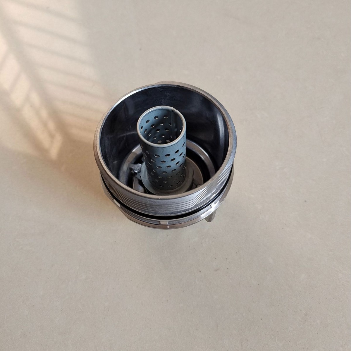 15620-31060适用RAV4埃尔法汉兰达凯美瑞雷克萨斯机油盖机油底座-阿里巴巴