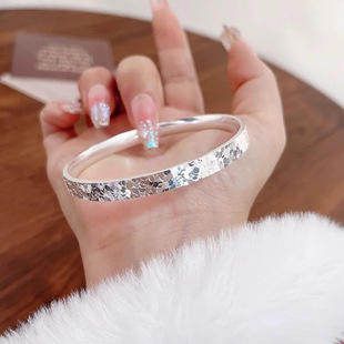 s999足银 碎冰冰实心手镯女鳞片爆闪2024新款ins风简约开口银镯子-阿里巴巴