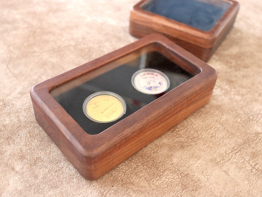 精品黑胡桃木纪念币双币盒木质倒圆角亚克力透明实木收纳奖牌礼盒-阿里巴巴