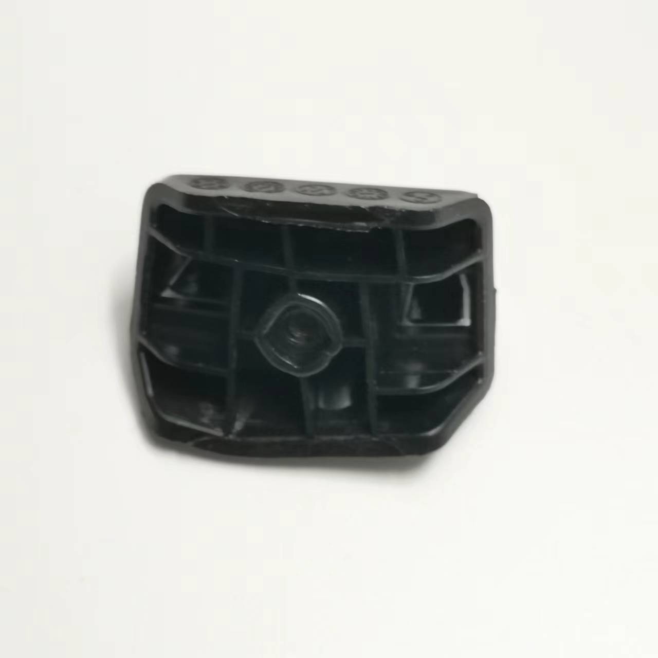 适用特斯拉modely前保险杠小支架右边1493773-00-b-阿里巴巴