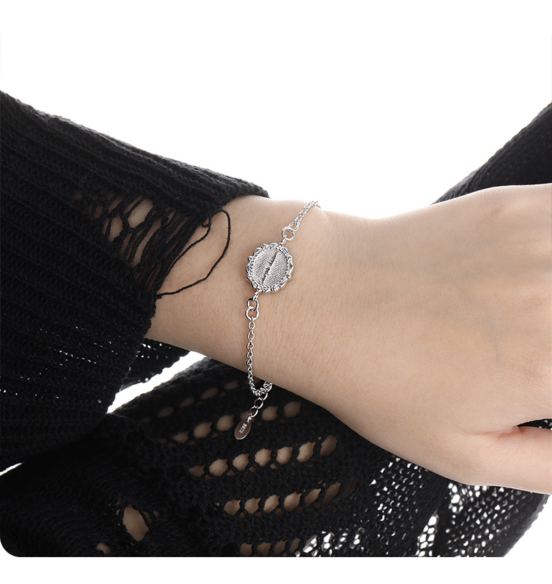 3340椭圆牌CNC蜂窝手链女高级感S925纯银小众原创英文刻字银链条-阿里巴巴