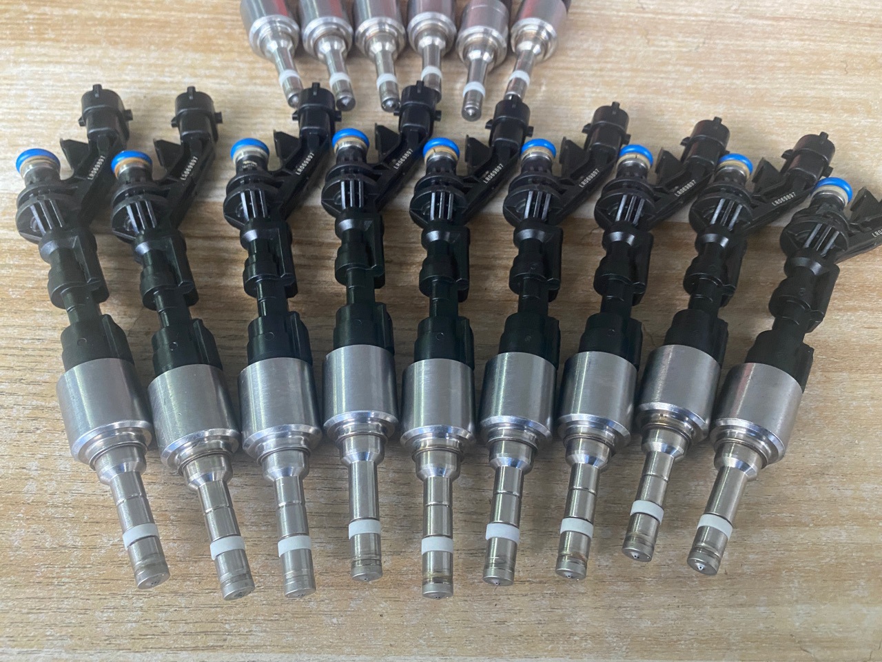 喷油嘴LR011964 LR079542 LR019568 LR037088 LR069897-阿里巴巴