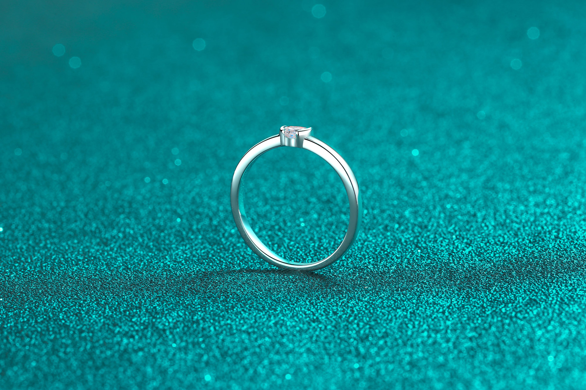 925纯银女镀pt950金戒指厂家现货批发30分心形莫桑石戒指包镶指环-阿里巴巴