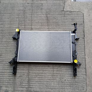 小汽车散热器卡车散热器适用现代索拉蒂MT 2530159000 253107D050-阿里巴巴