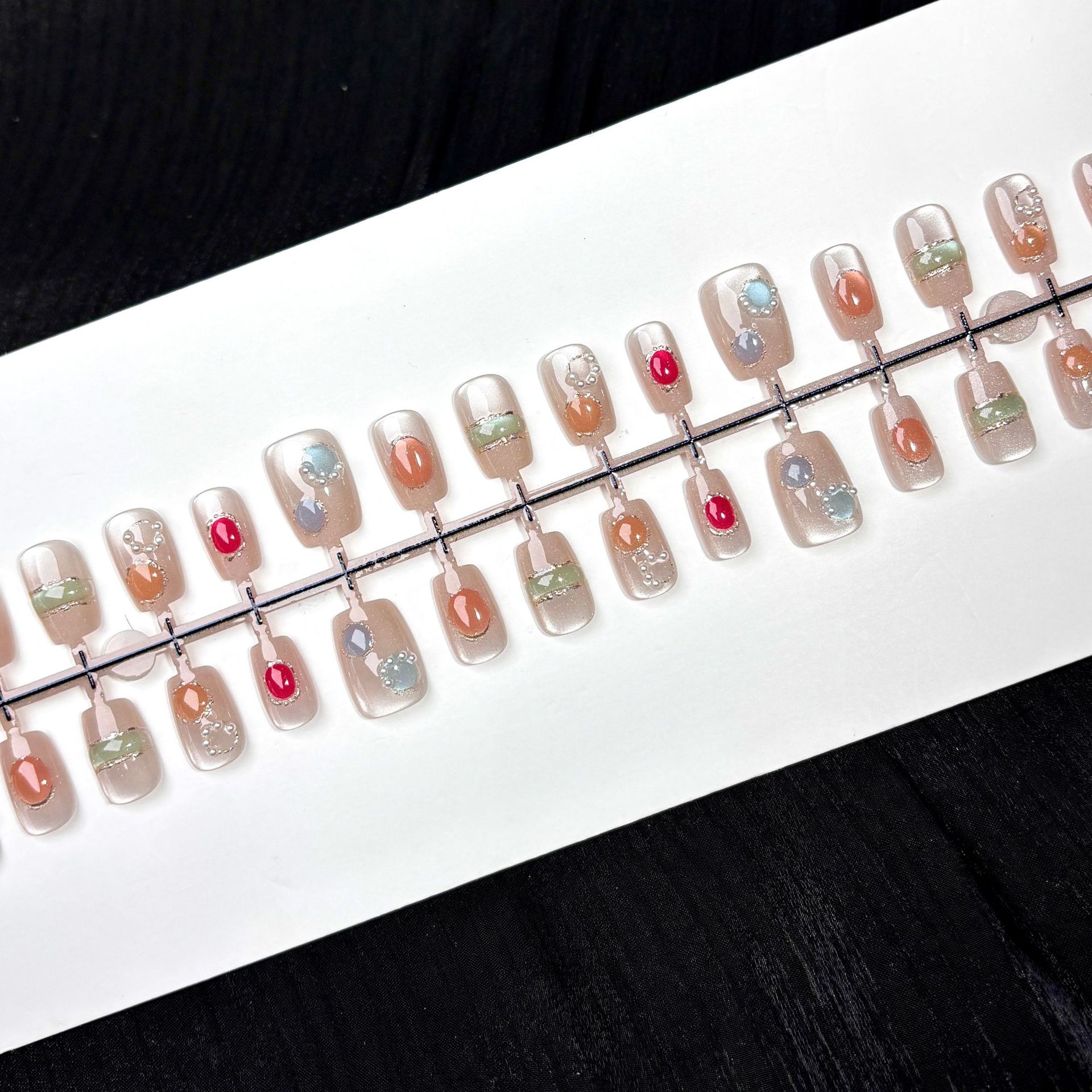 小众复古巴洛克穿戴甲玻璃珠猫眼轻奢浪漫美甲贴片ins立体钻短甲-阿里巴巴