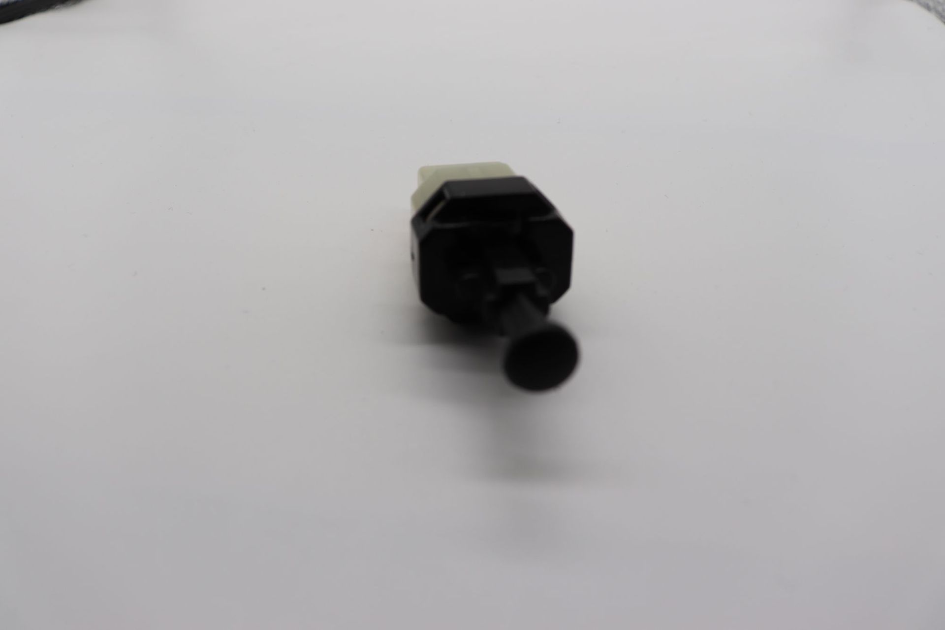 适用于大宇通用刹车灯自动开关96567247-94580647-阿里巴巴