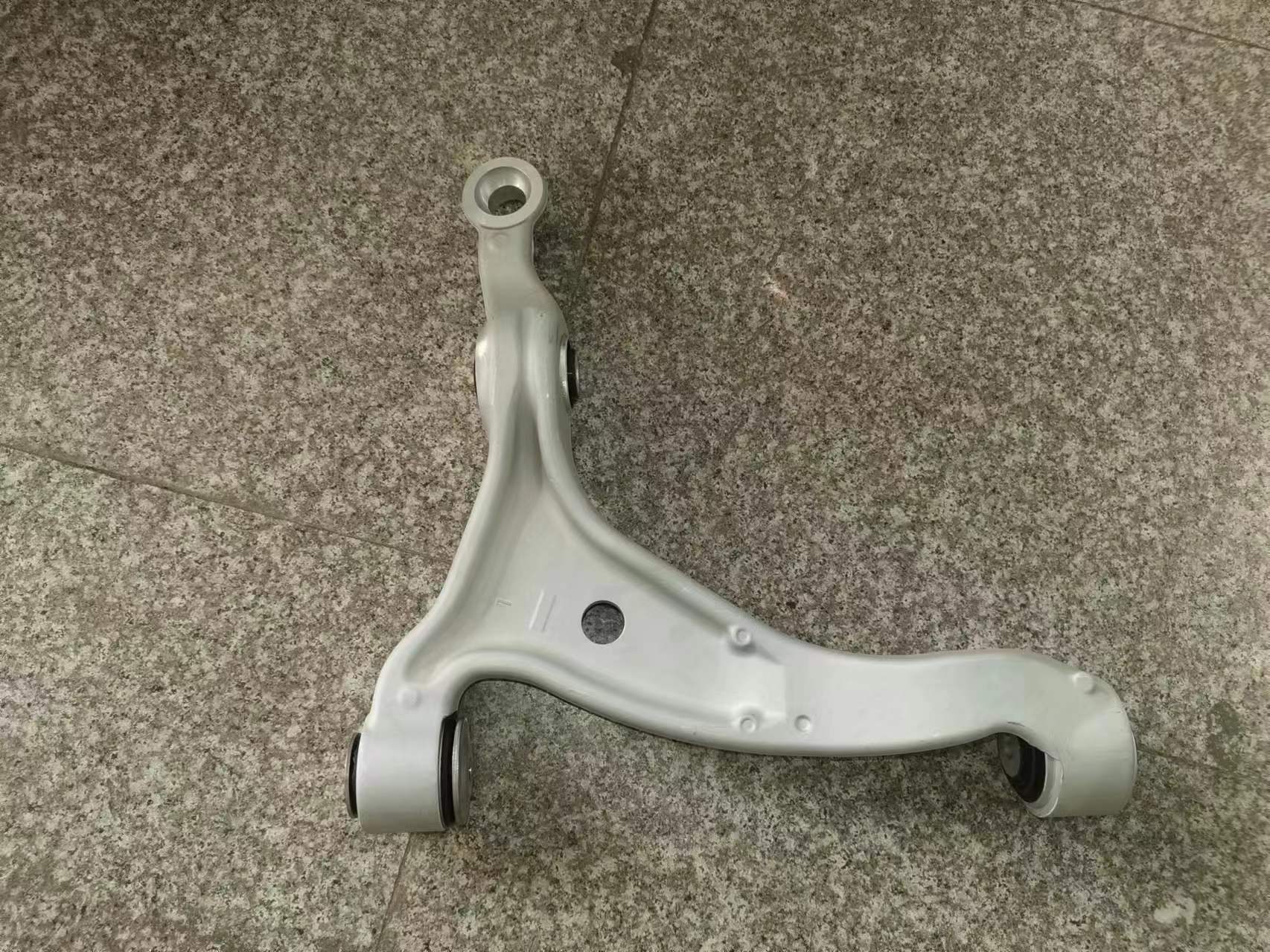 适用奔驰W167前下摆臂悬挂总成1673300700 1673300800-阿里巴巴