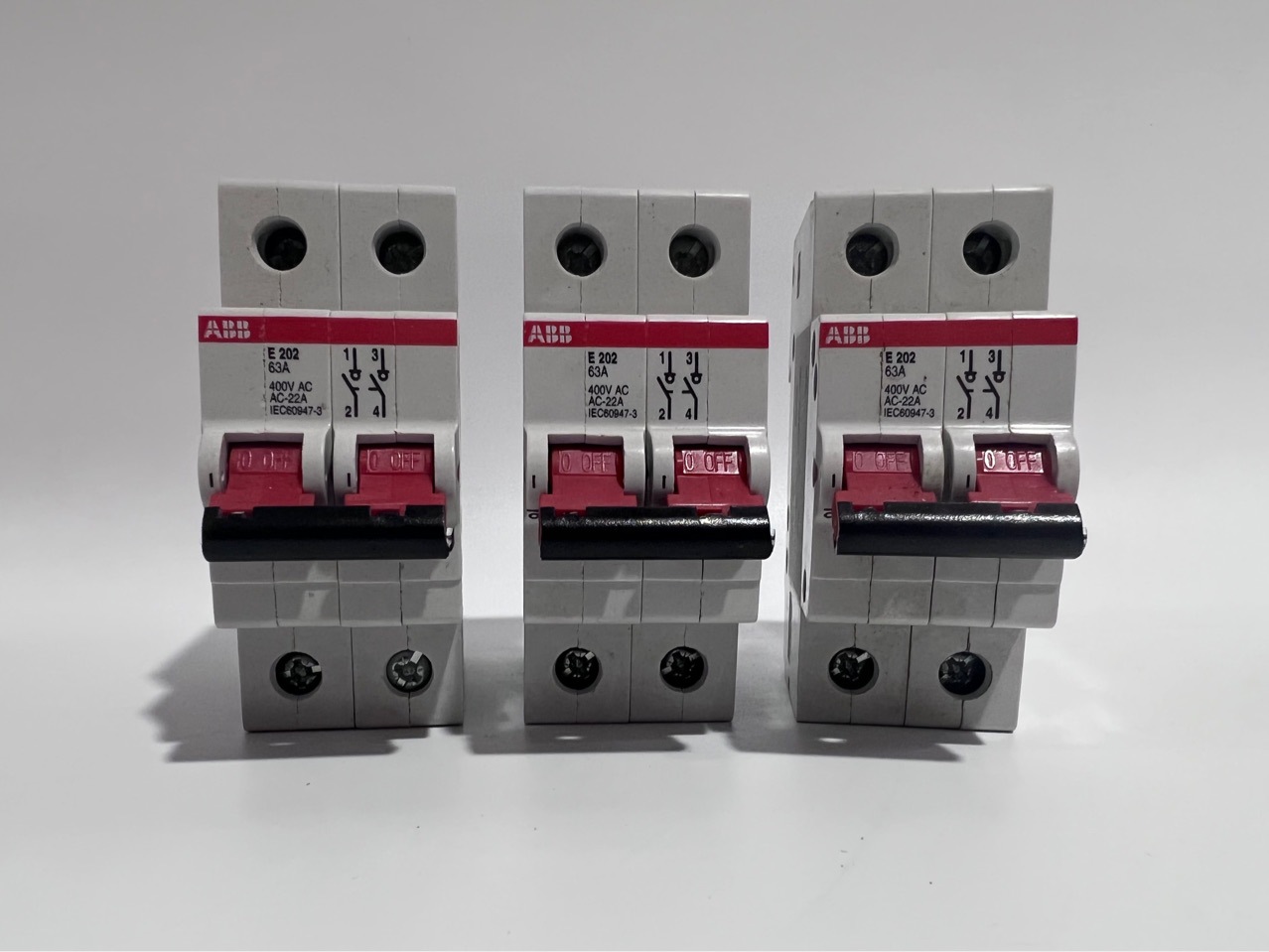 ABB小型隔离开关SD202-32A老款进口品E202-63A现货-阿里巴巴